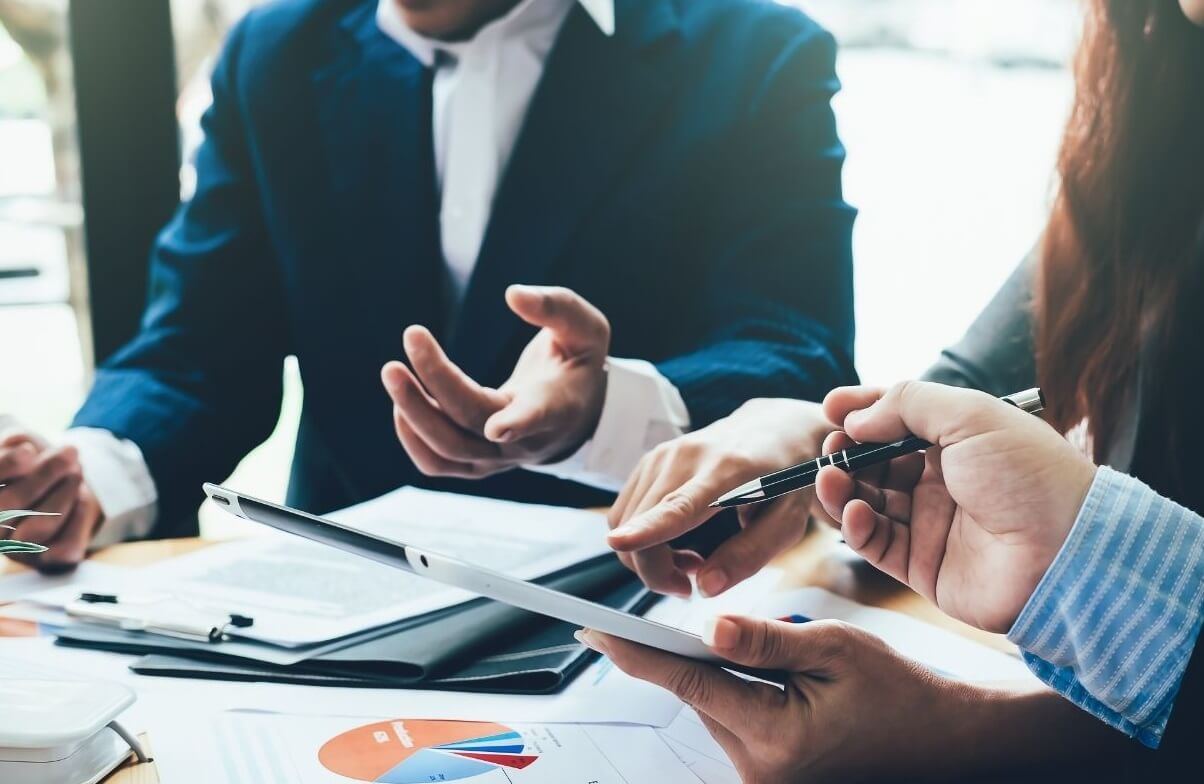 The Role of a Chief Business Officer: Key Duties Explained - Upskilling ...